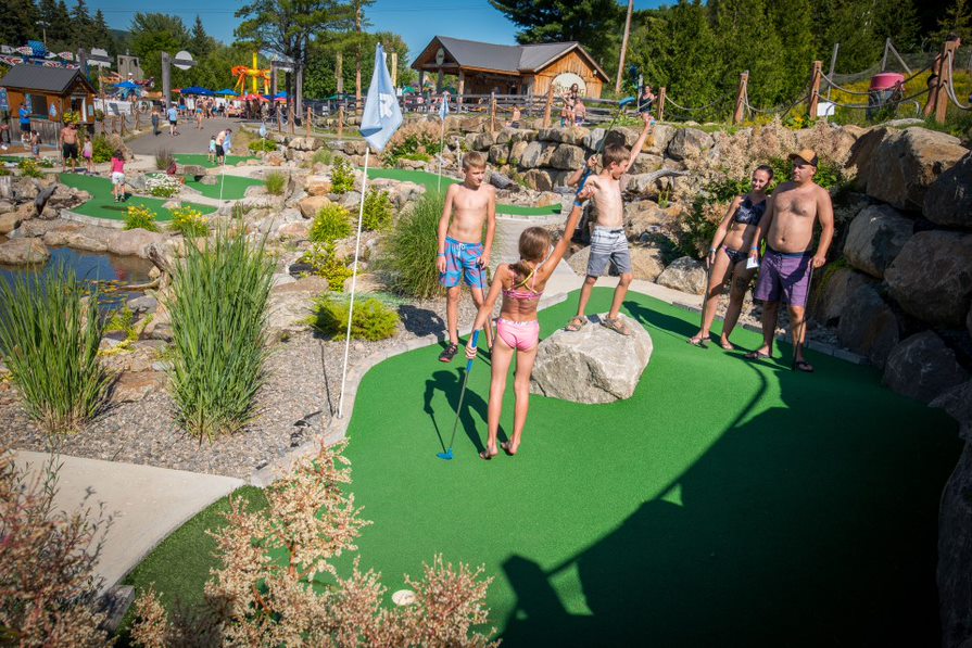 Parc F.U.N : Roller coaster, zip line and more ! | Les Sommets ...